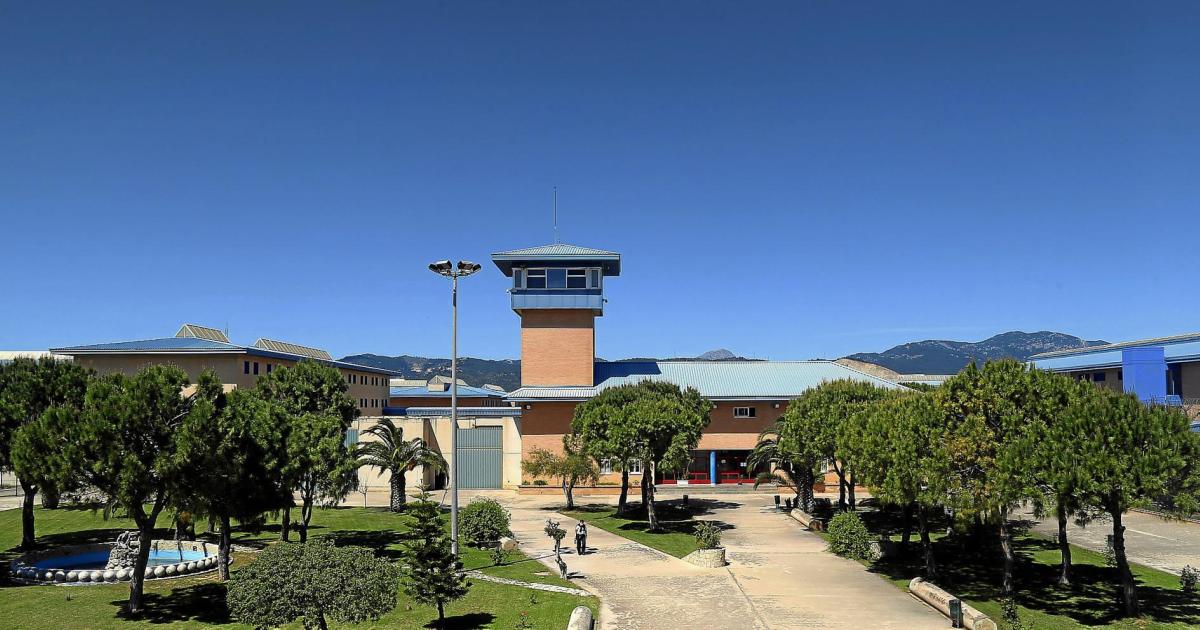 Hisenda reclama 8 millones a Interior por el impago de la atención ...